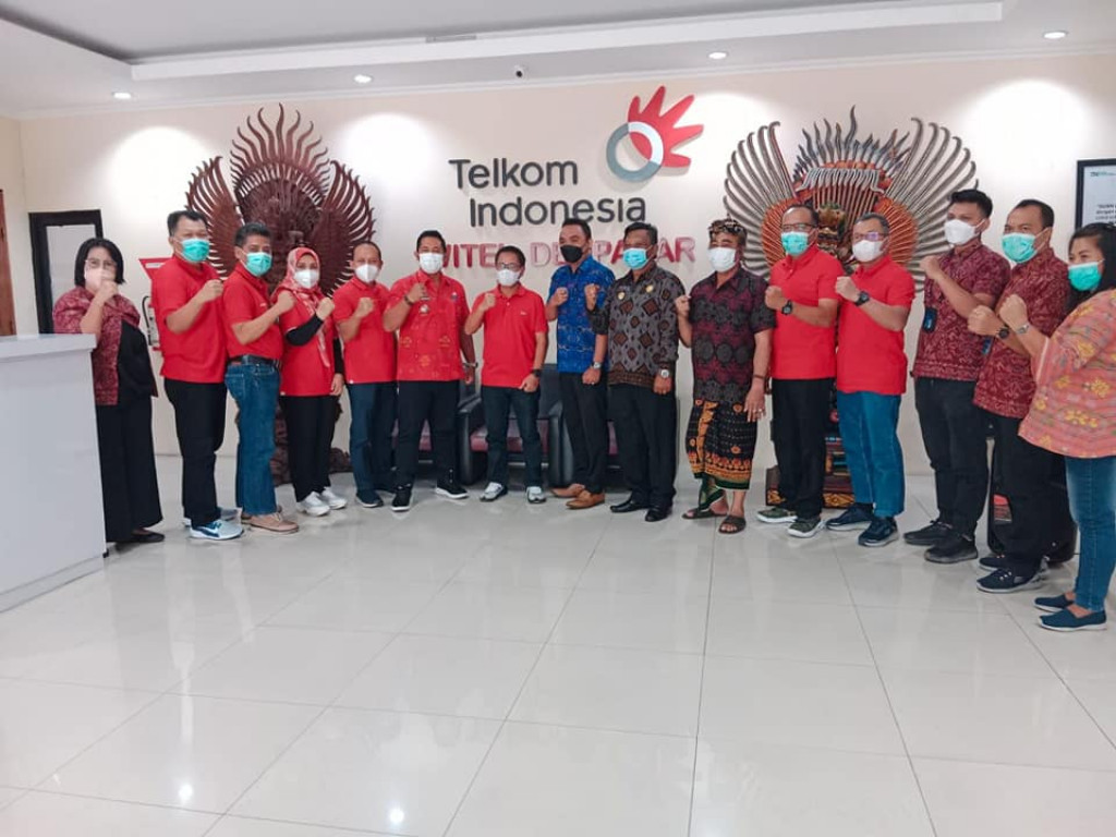 Penyerahan CSR dari PT. Telkom Indonesia berupa Perangkat Komputer ...